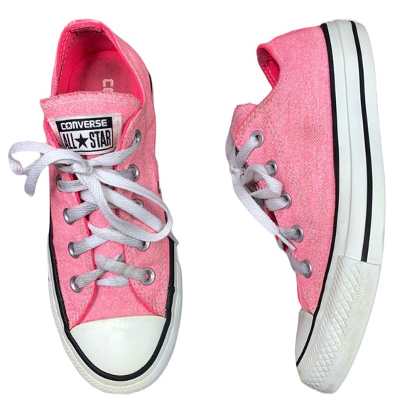 Converse | Shoes | Converse Light Pink Classic Chuck Taylor Sneakers ...